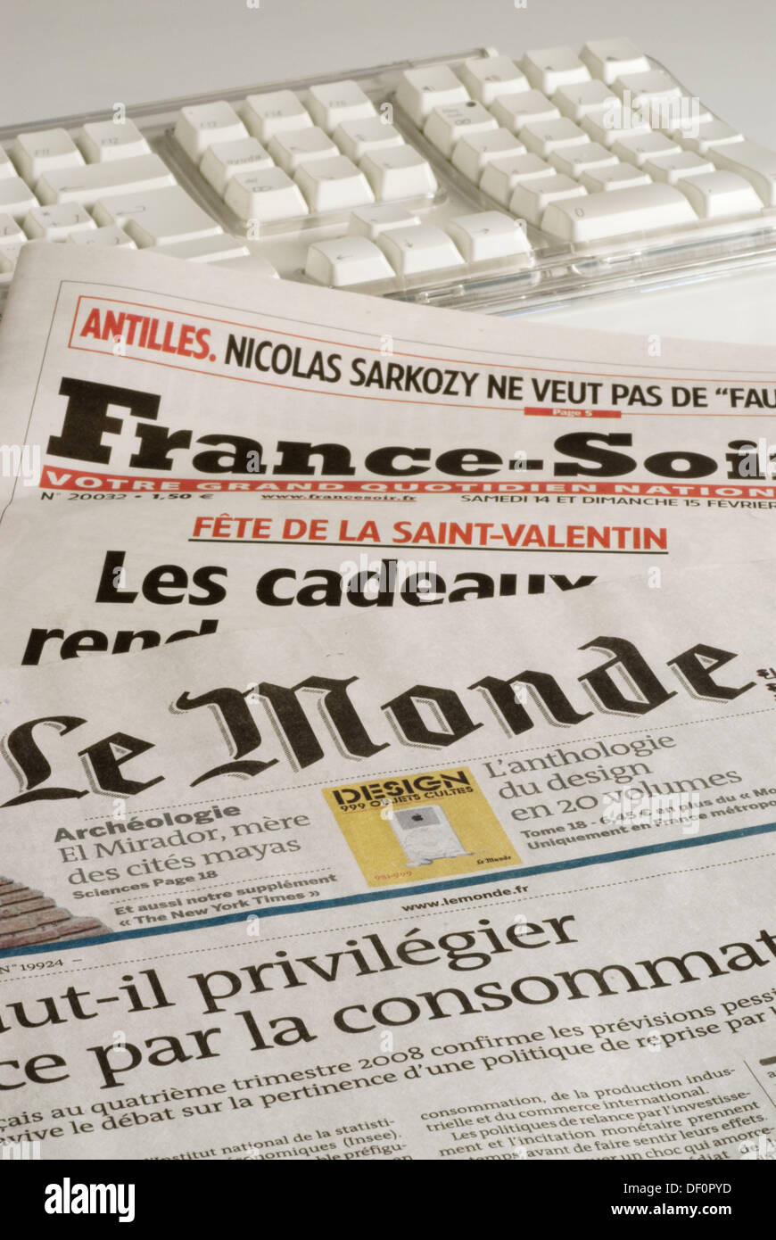Journaux Francais Banque d'image et photos - Alamy