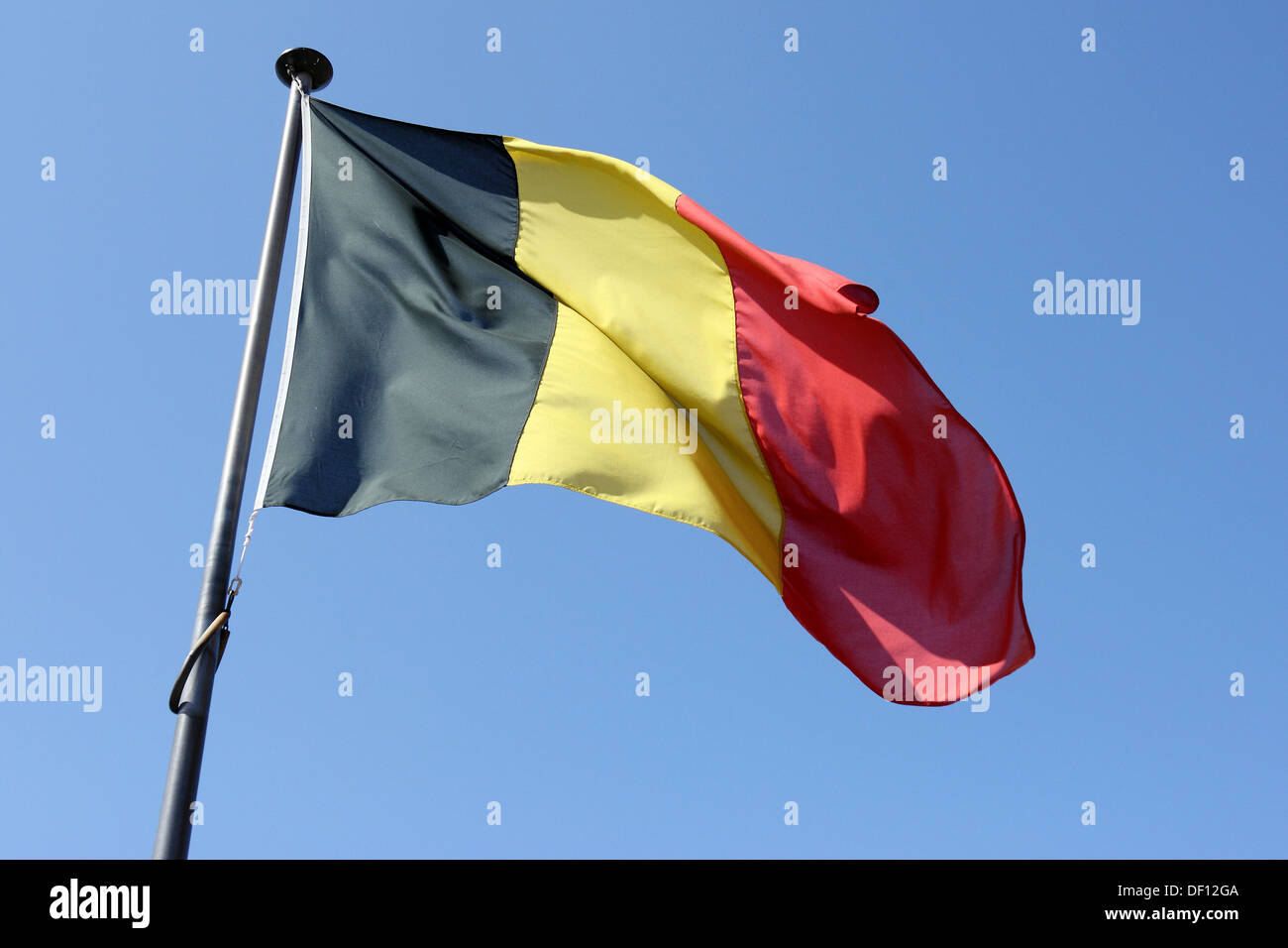 Drapeau belge flottant Banque de photographies et d’images à haute ...