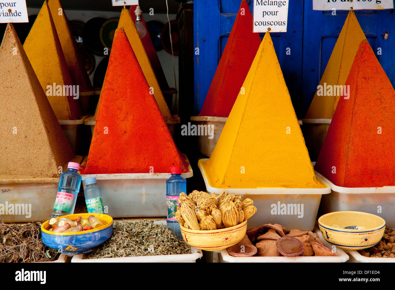 En forme de pyramide Banque de photographies et d’images à haute ...