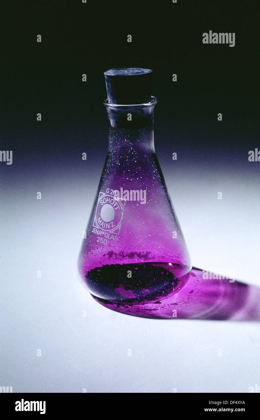 Iodine sublimation Banque de photographies et d’images à haute ...