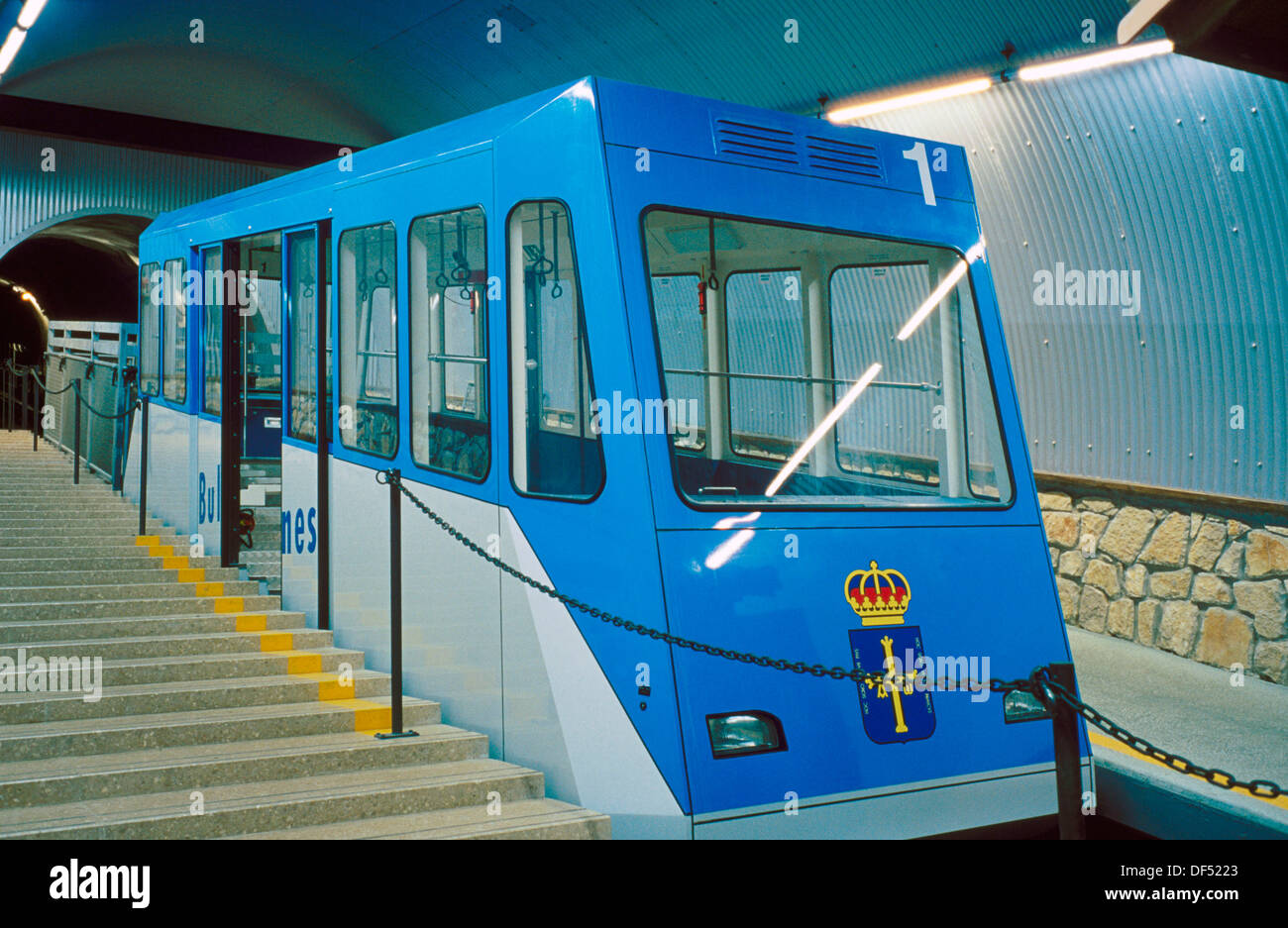 Bulnes funicular railway Banque de photographies et d’images à haute ...