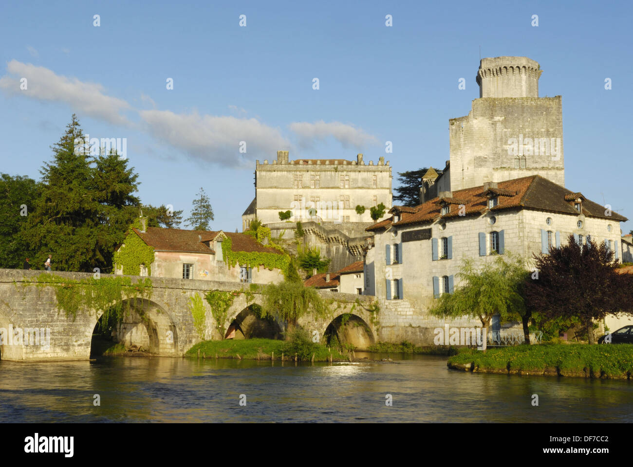 Château de bourdeilles Banque de photographies et d’images à haute ...