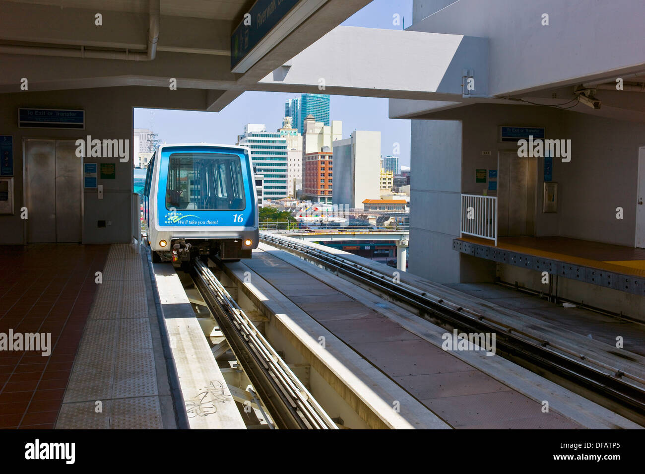 Metromover station Banque de photographies et d’images à haute ...