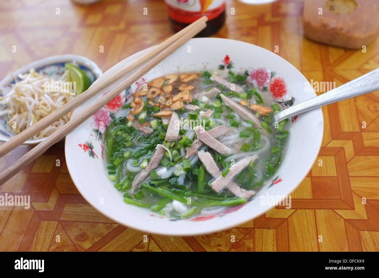 Nouilles kao soi Banque de photographies et d’images à haute résolution - Alamy