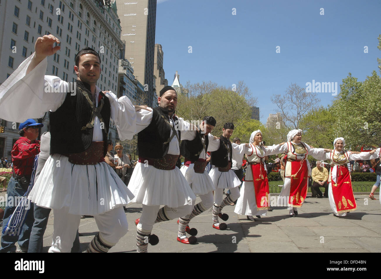 Sirtaki De Danse Grecque Banque d'image et photos - Alamy