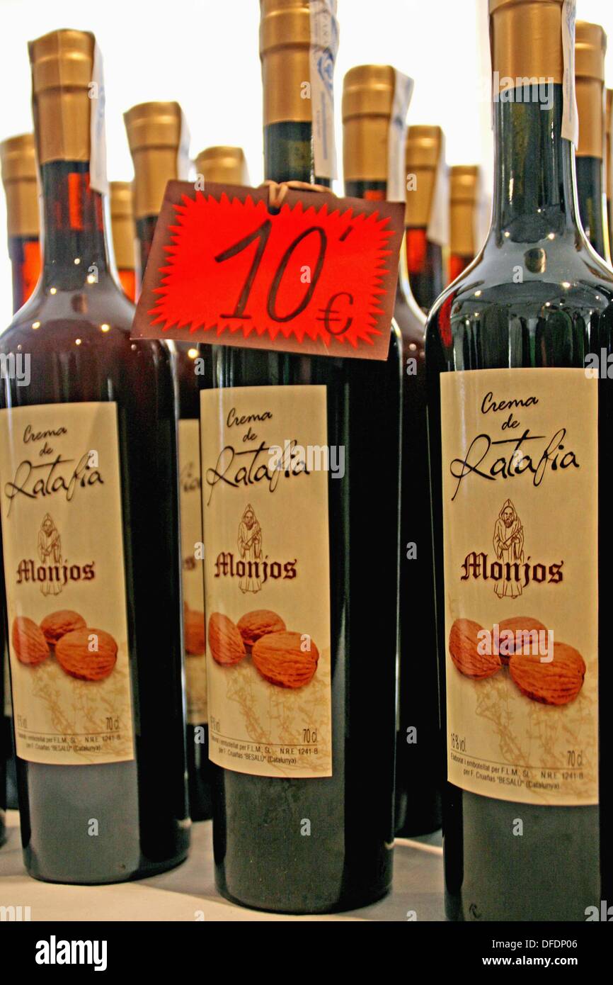 Ratafia liquor bottles Banque de photographies et d’images à haute ...