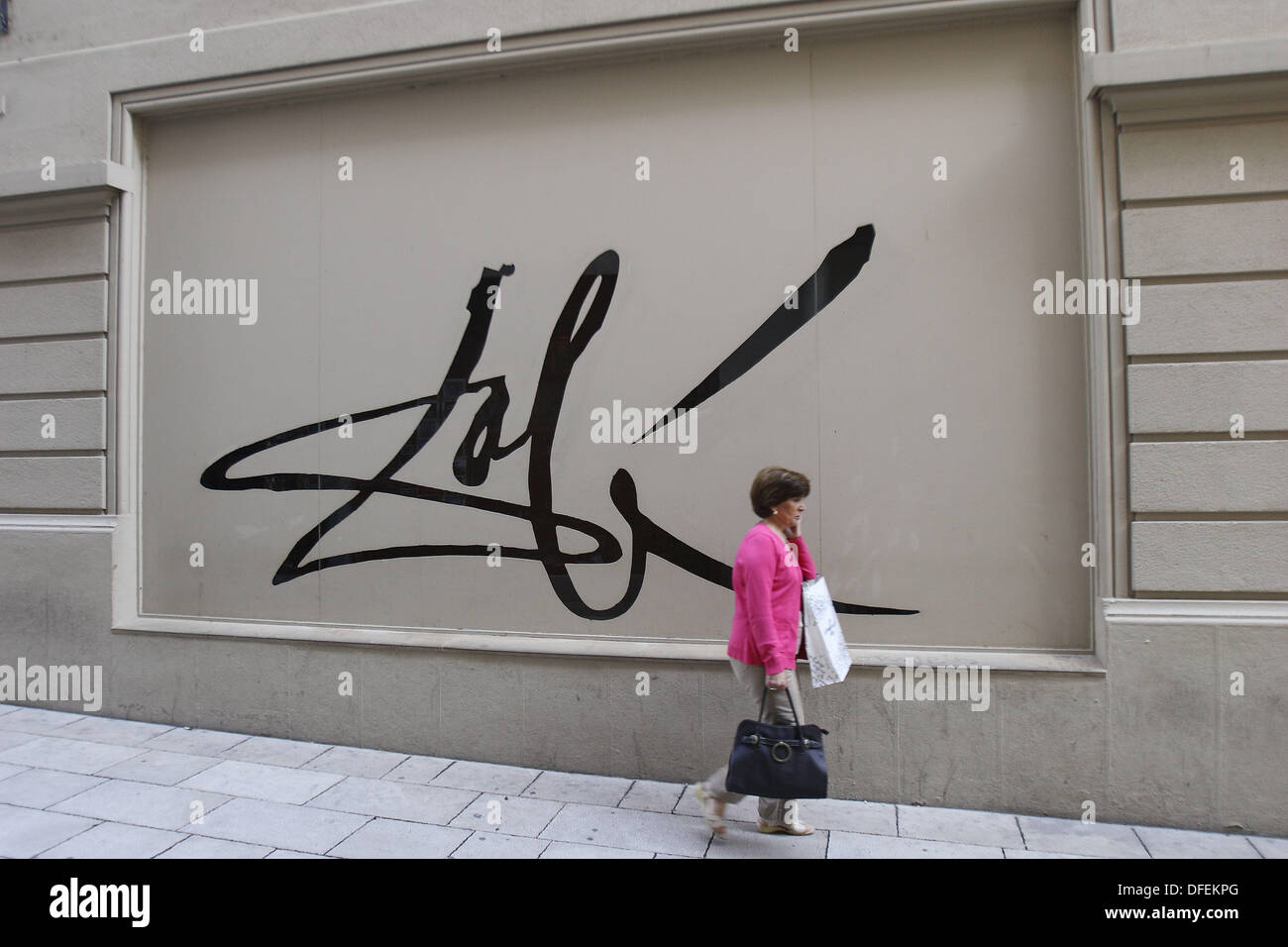 Salvador dali signature Banque de photographies et d’images à haute ...