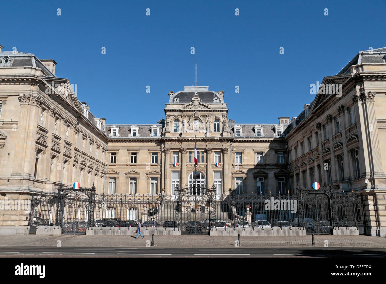 Bâtiment de la préfecture du département du Nord sur la Place de la ...
