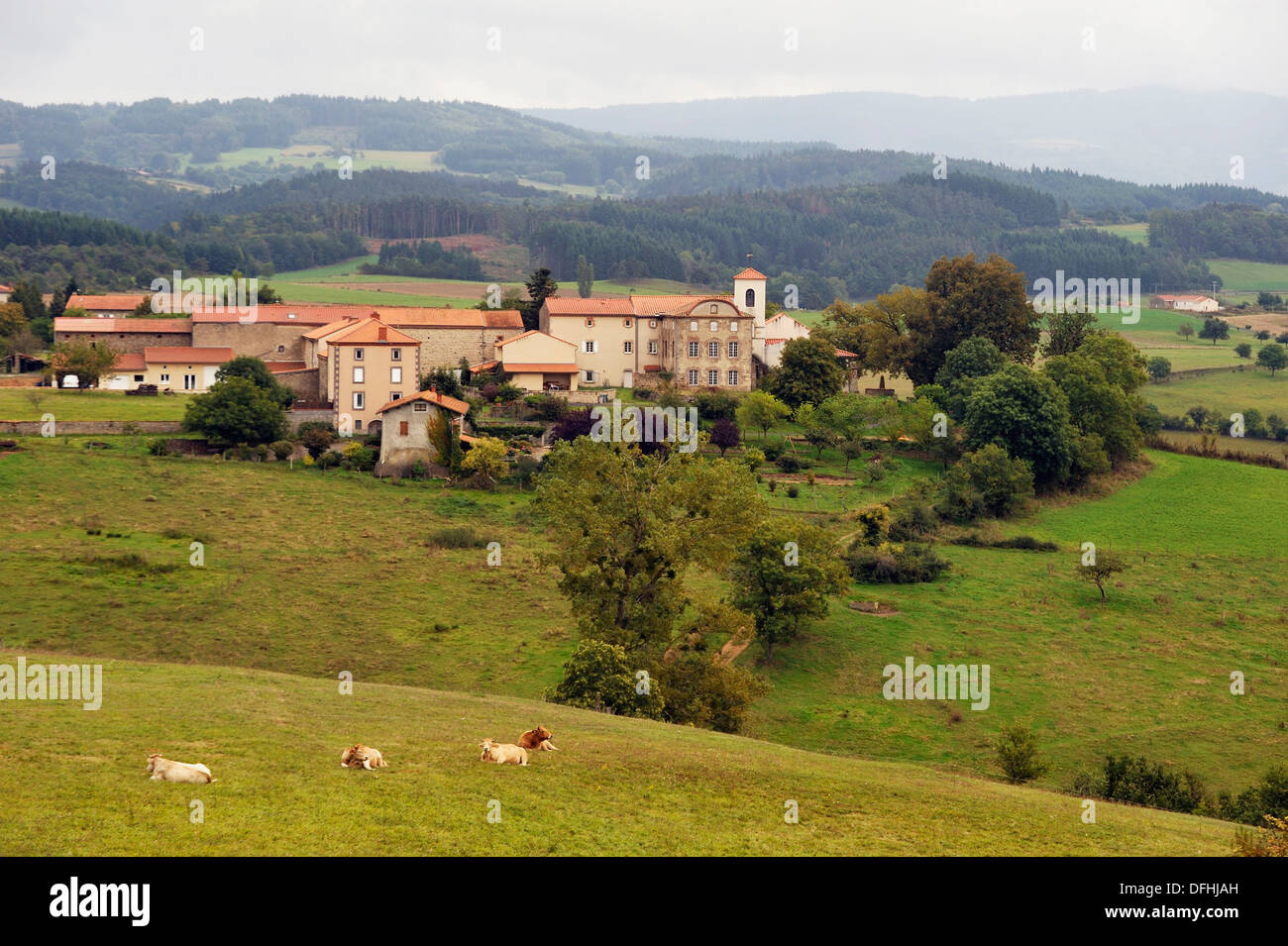 Usson france Banque de photographies et d’images à haute résolution - Alamy
