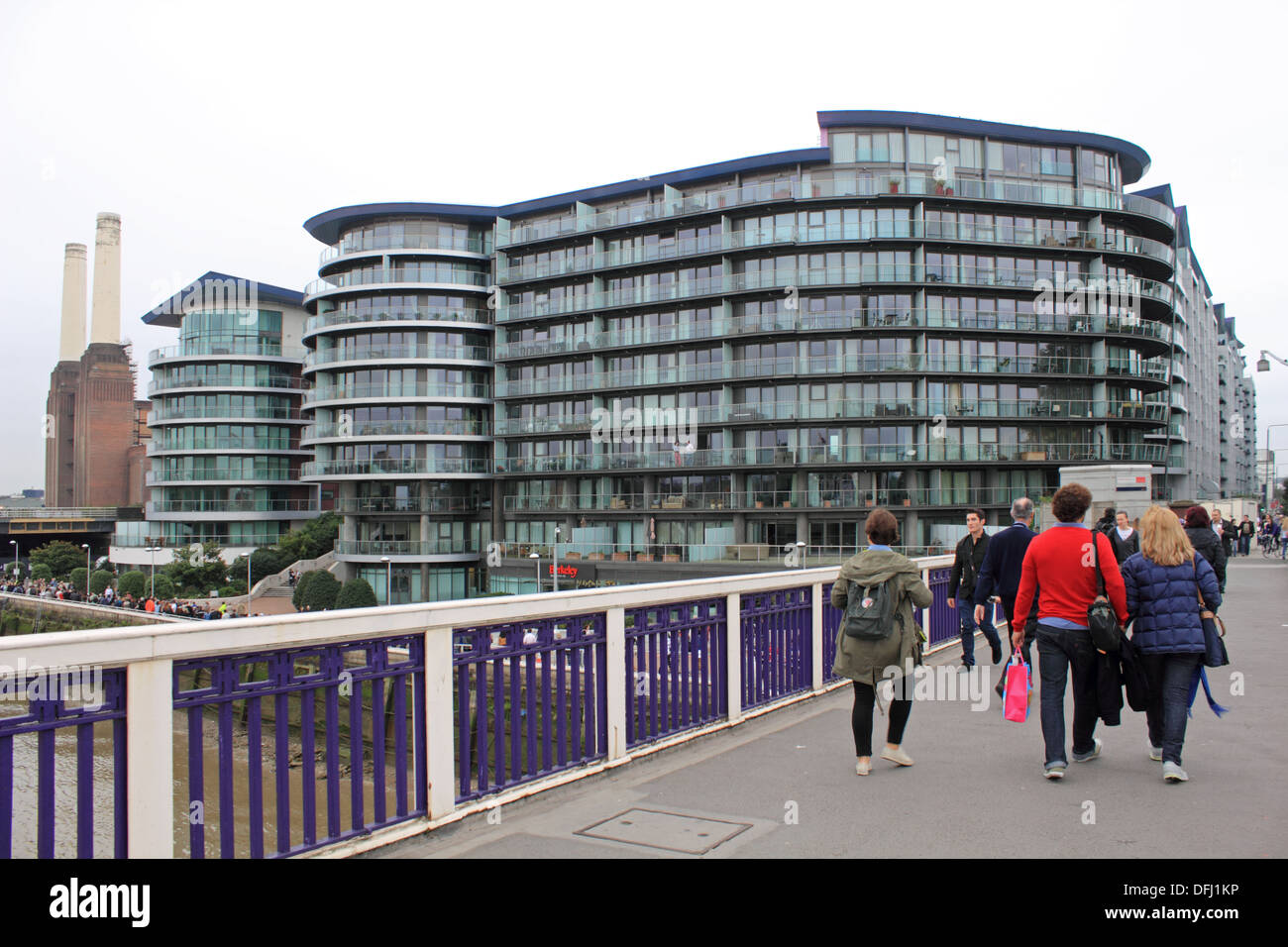 Chelsea bridge wharf Banque de photographies et d’images à haute ...