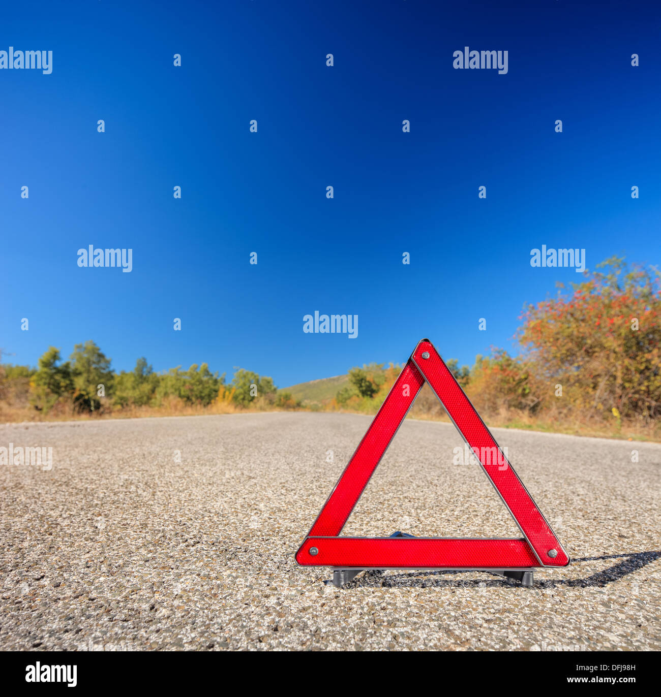 Panneau de signalisation triangle rouge Banque de photographies et d ...