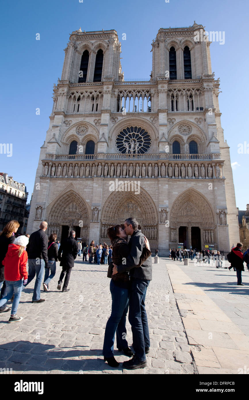 Place du parvis notre dame Banque de photographies et d’images à haute ...