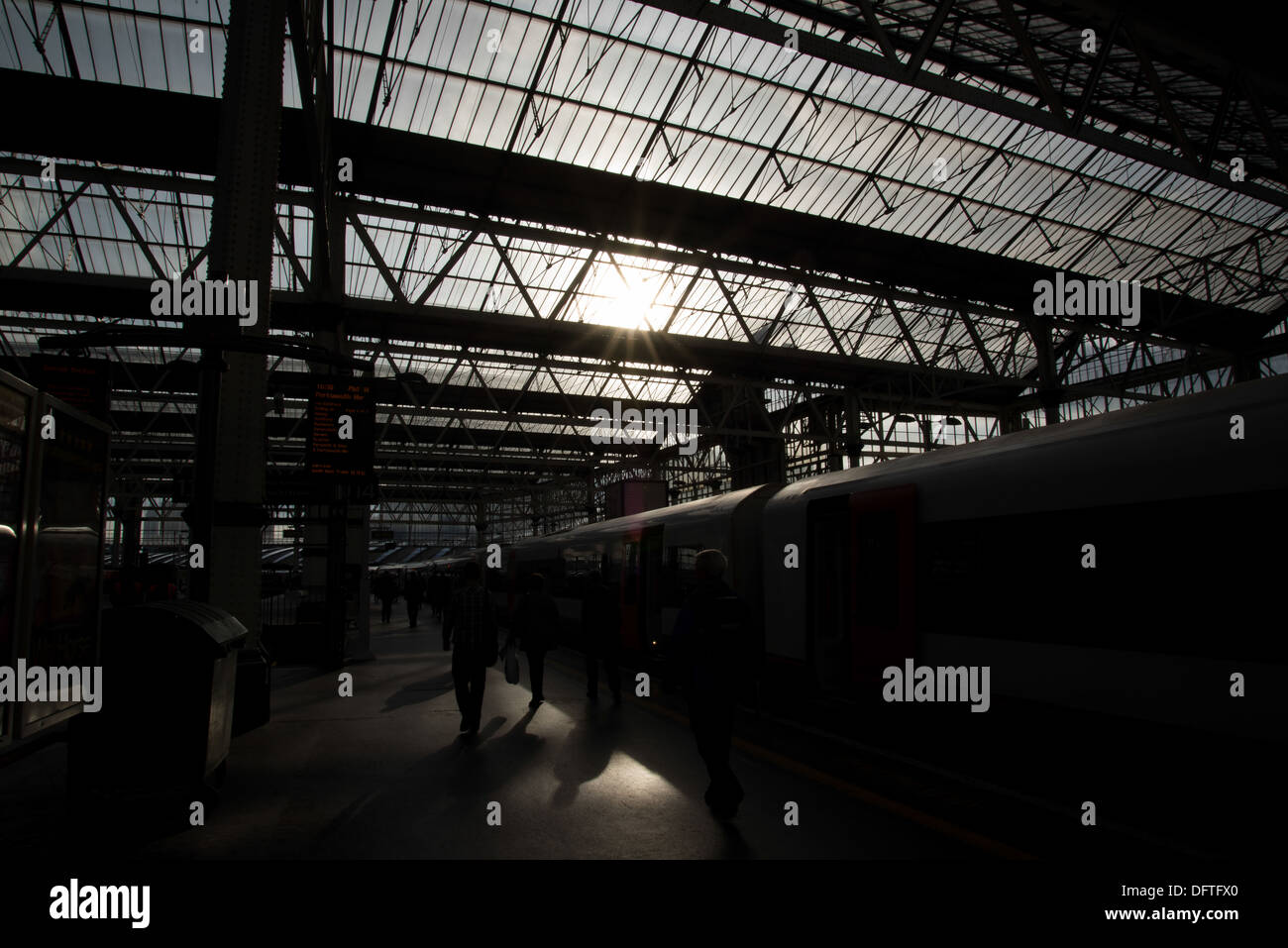 Waterloo station train Banque de photographies et d’images à haute ...