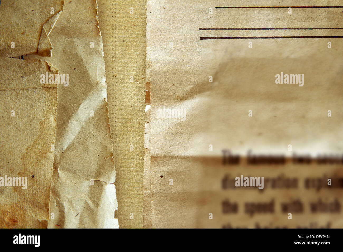 Old newspaper texture Banque de photographies et d’images à haute ...