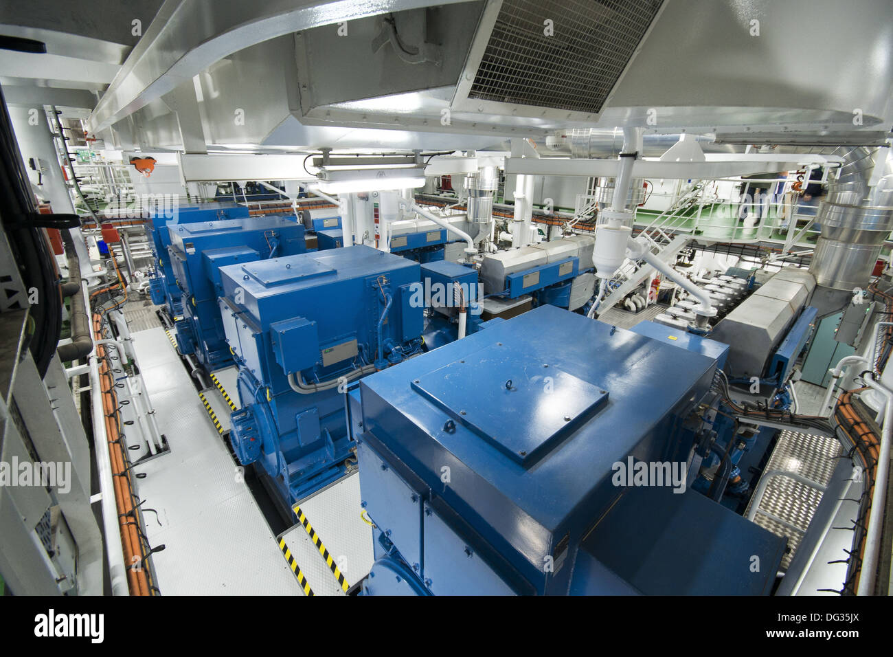 La salle des machines du navire navire de recherche RRS Discovery ...