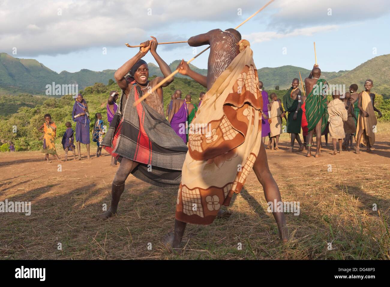 Donga stick fighters surma tribe Banque de photographies et d’images à ...