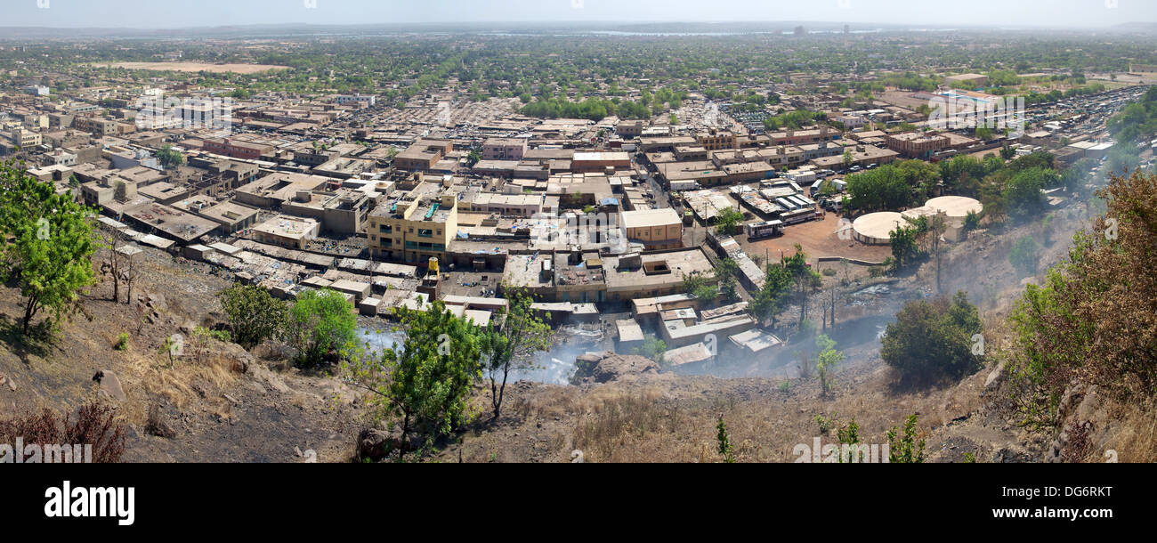 Vue aérienne de la ville de Bamako au Mali pendant la journée, le Mali ...