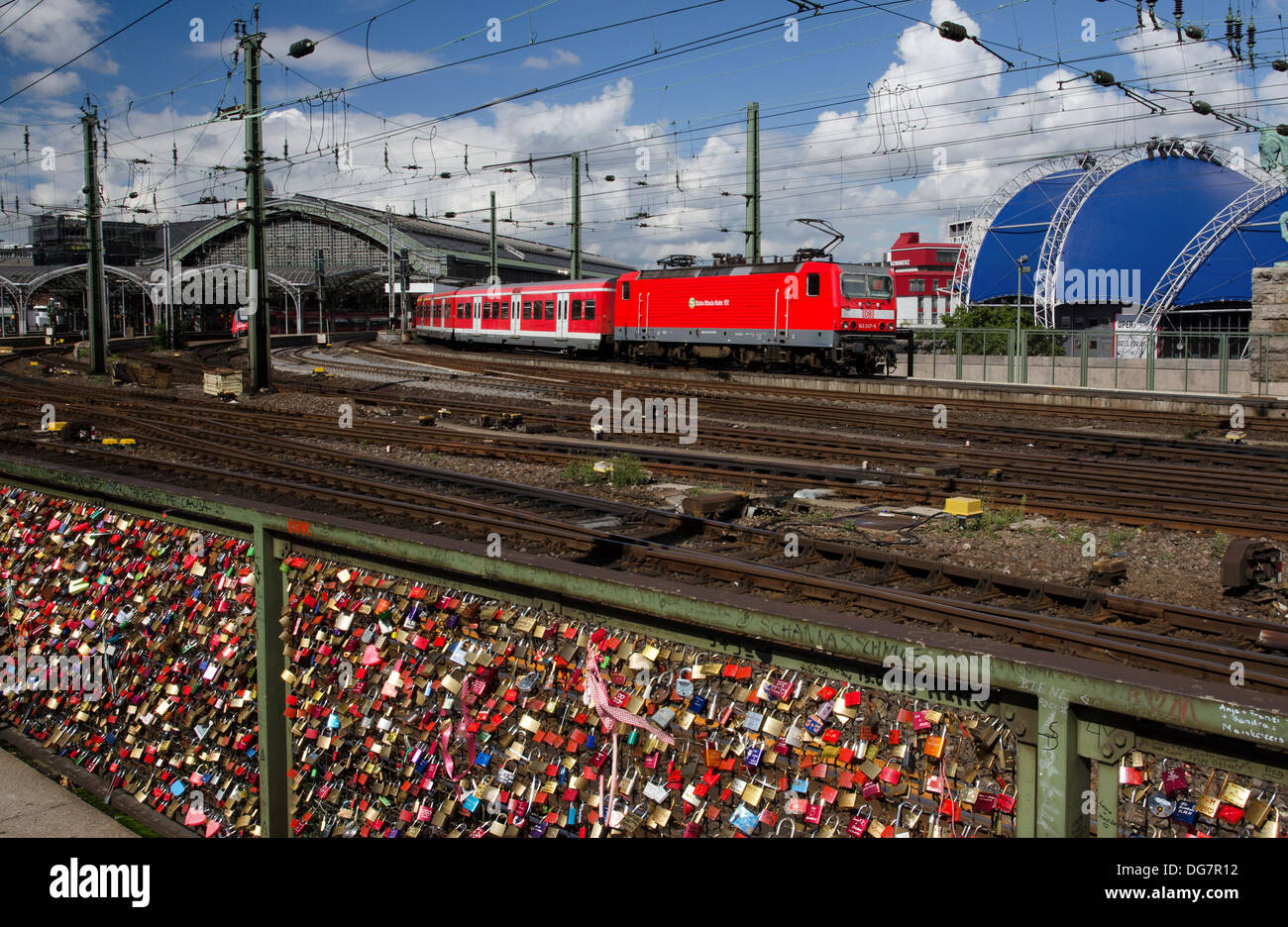 Pont ferroviaire s bahn Banque de photographies et d’images à haute résolution - Alamy