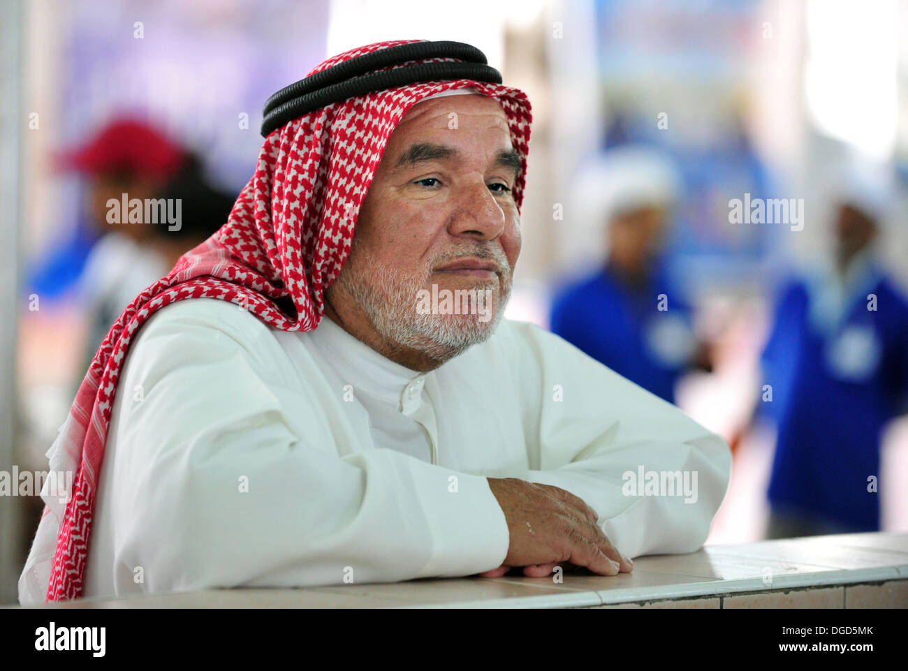 Arab man wearing keffiyeh in Banque de photographies et d’images à ...