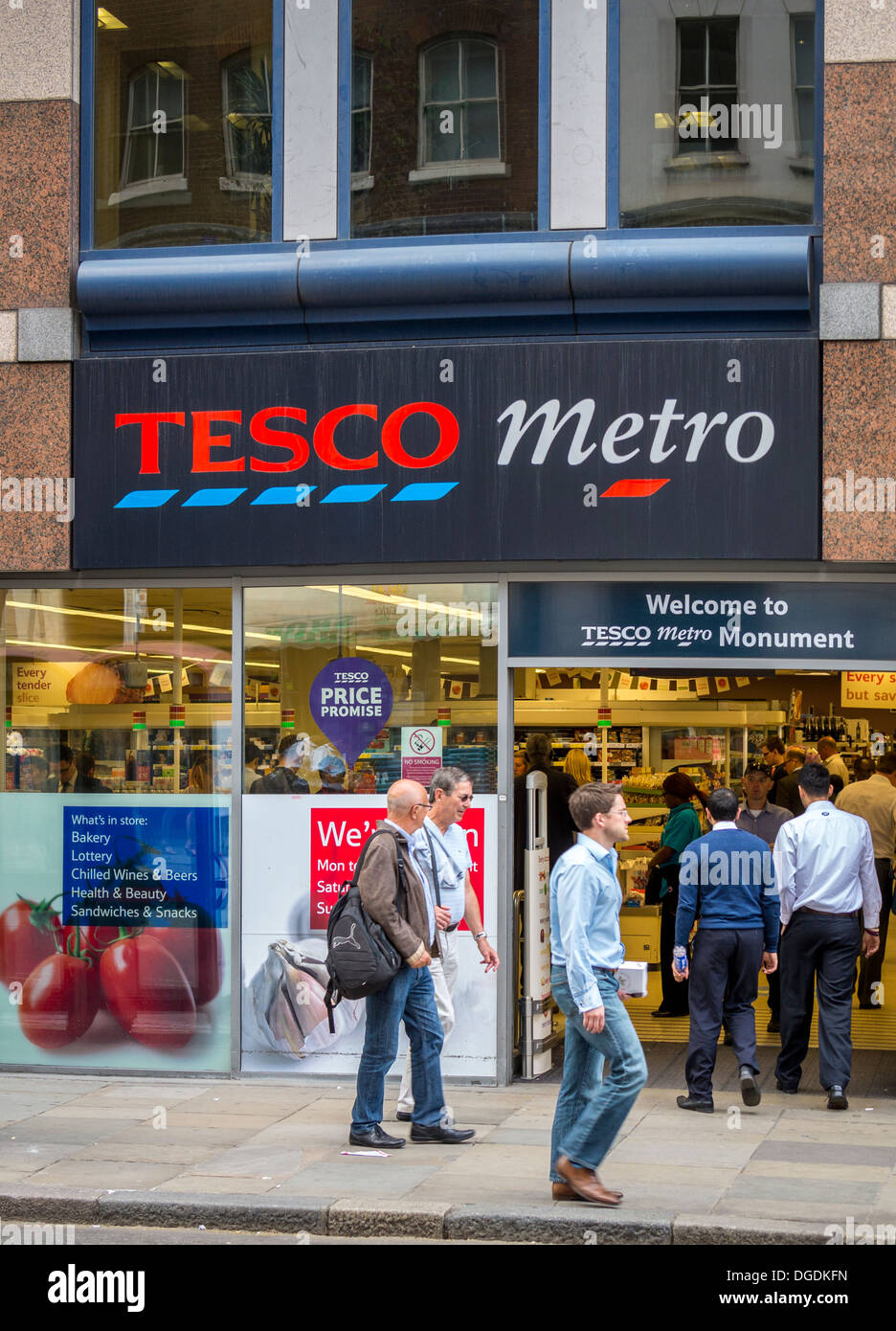 Tesco metro london Banque de photographies et d’images à haute ...