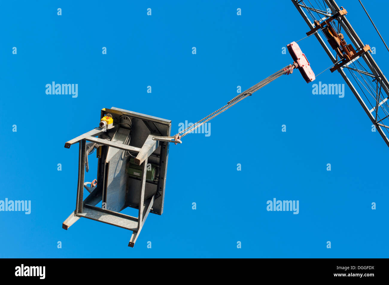 Vue de dessous de la vue de dessous de la grue Banque de photographies ...