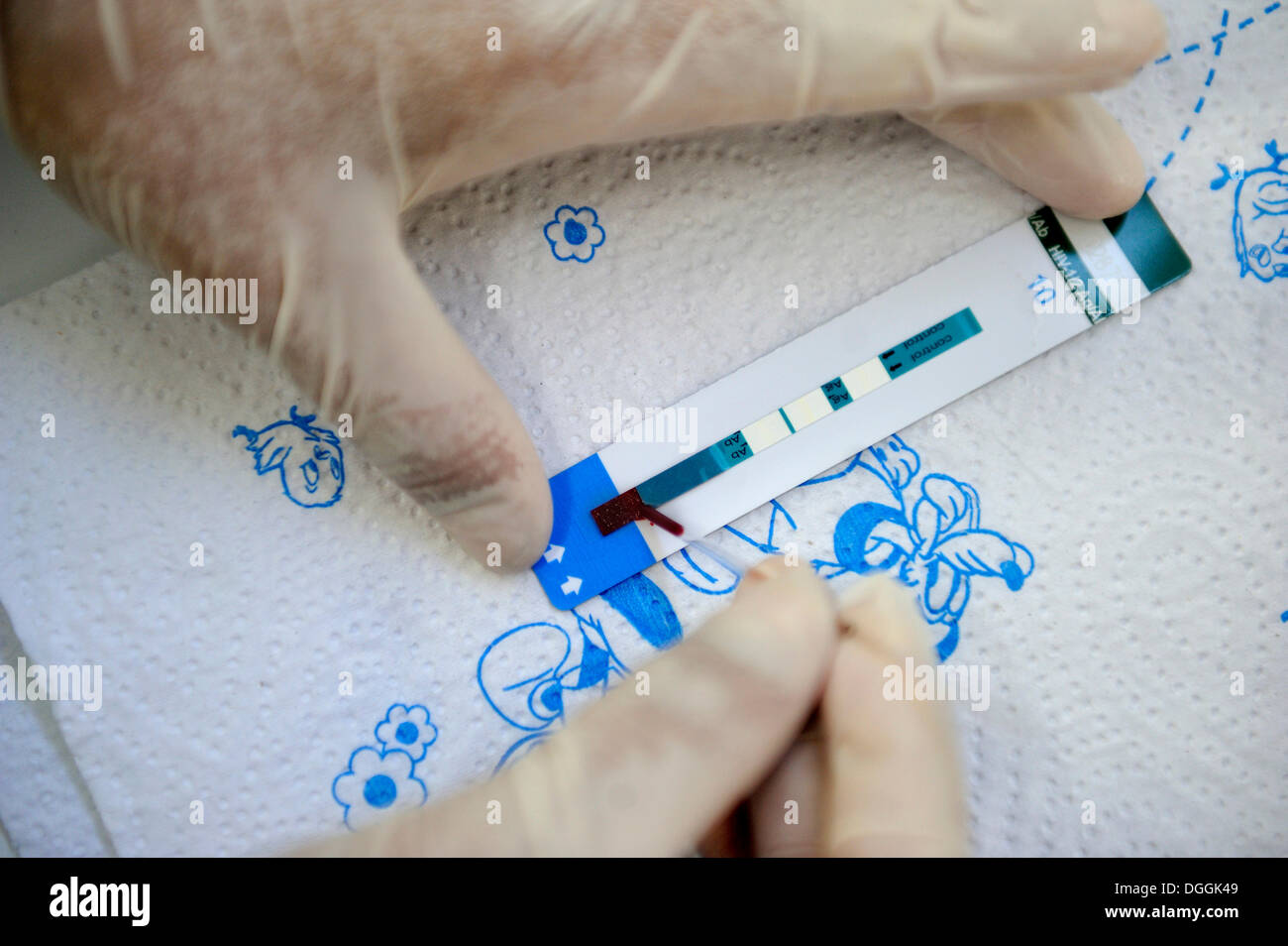 Tests rapides du vih Banque de photographies et d’images à haute ...