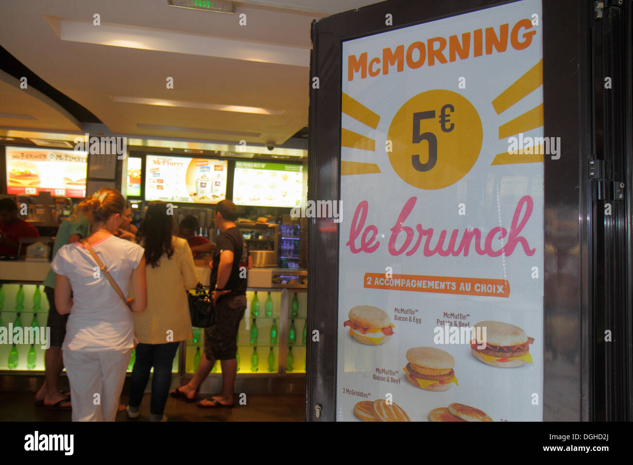 Mcdonalds sur la rue de france Banque de photographies et d’images à ...