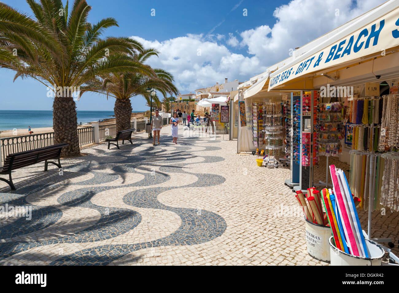 Promenade des plages de la plage Banque de photographies et d’images à ...