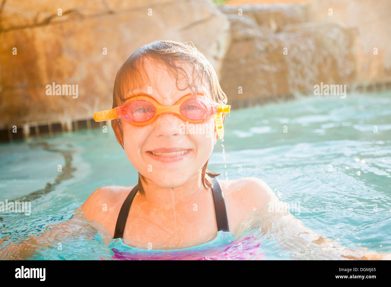 8 9 fille maillot de bain Banque de photographies et d’images à haute ...