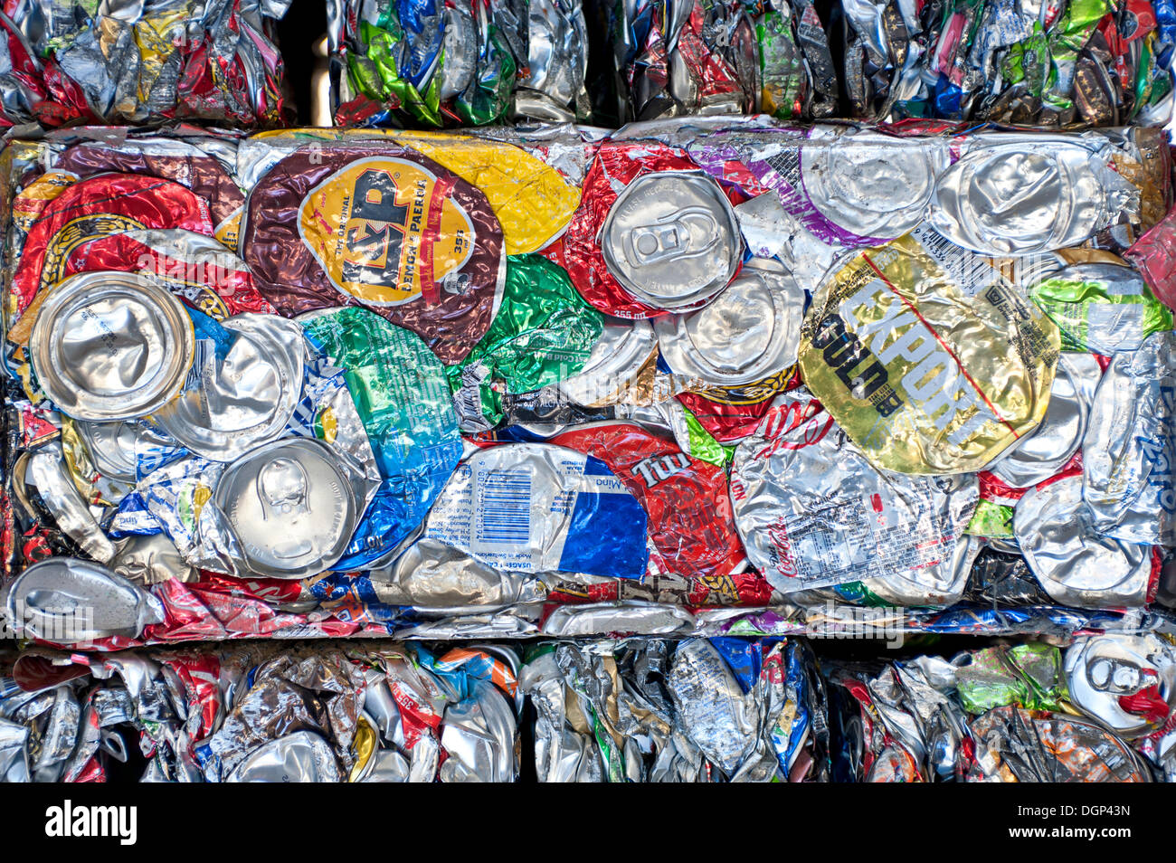 Canettes de boisson pour le recyclage Banque de photographies et d ...