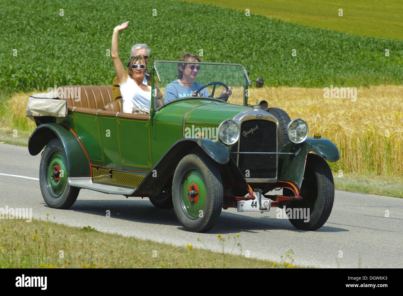 Automobiles peugeot anciennes Banque de photographies et d’images à ...