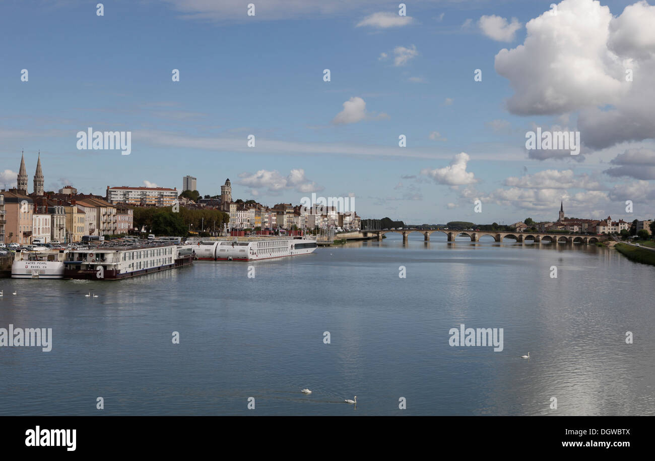 Macon france wine Banque de photographies et d’images à haute ...