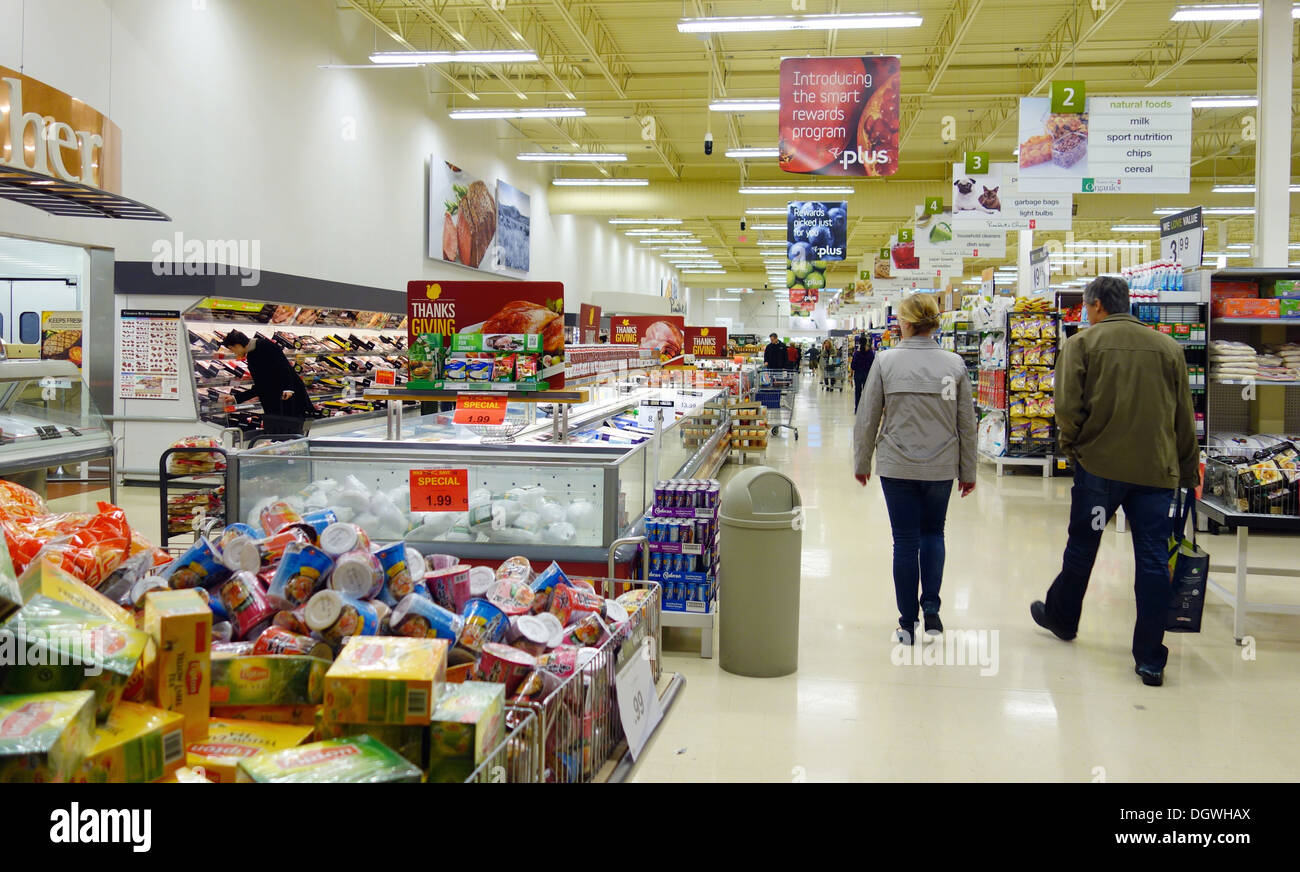 Supermarket aisle in toronto canada Banque de photographies et d’images ...