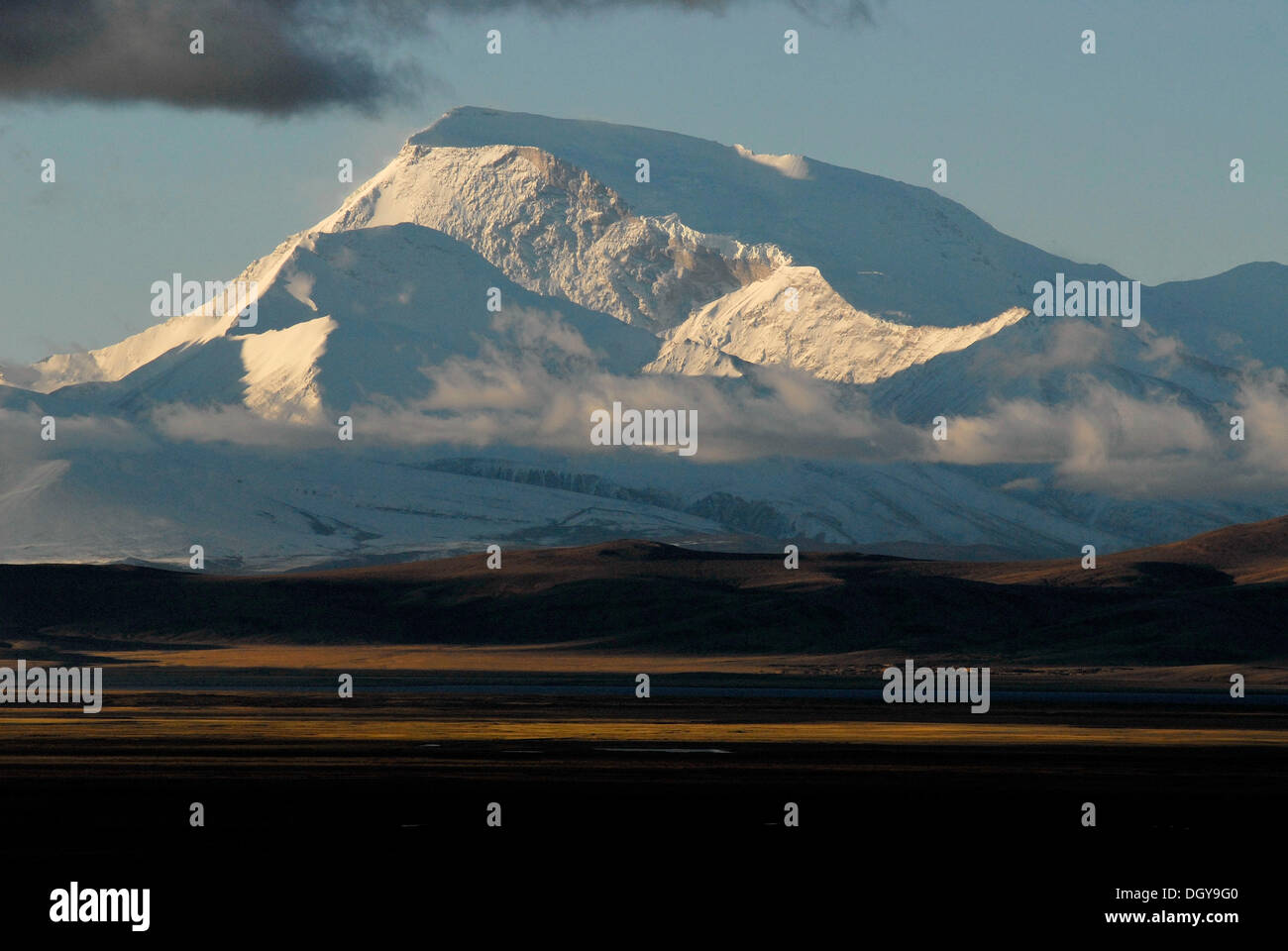 Mount kailash tibetan kang rinpoche Banque de photographies et d’images ...