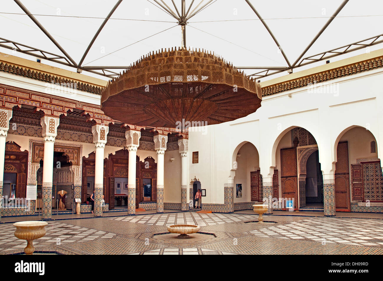 Musée de Marrakech ou Musée de Marrakech qui se trouve dans un bâtiment ...
