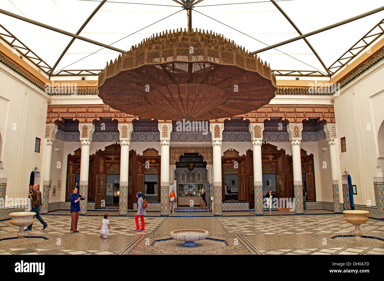 Musée de Marrakech ou Musée de Marrakech qui se trouve dans un bâtiment ...