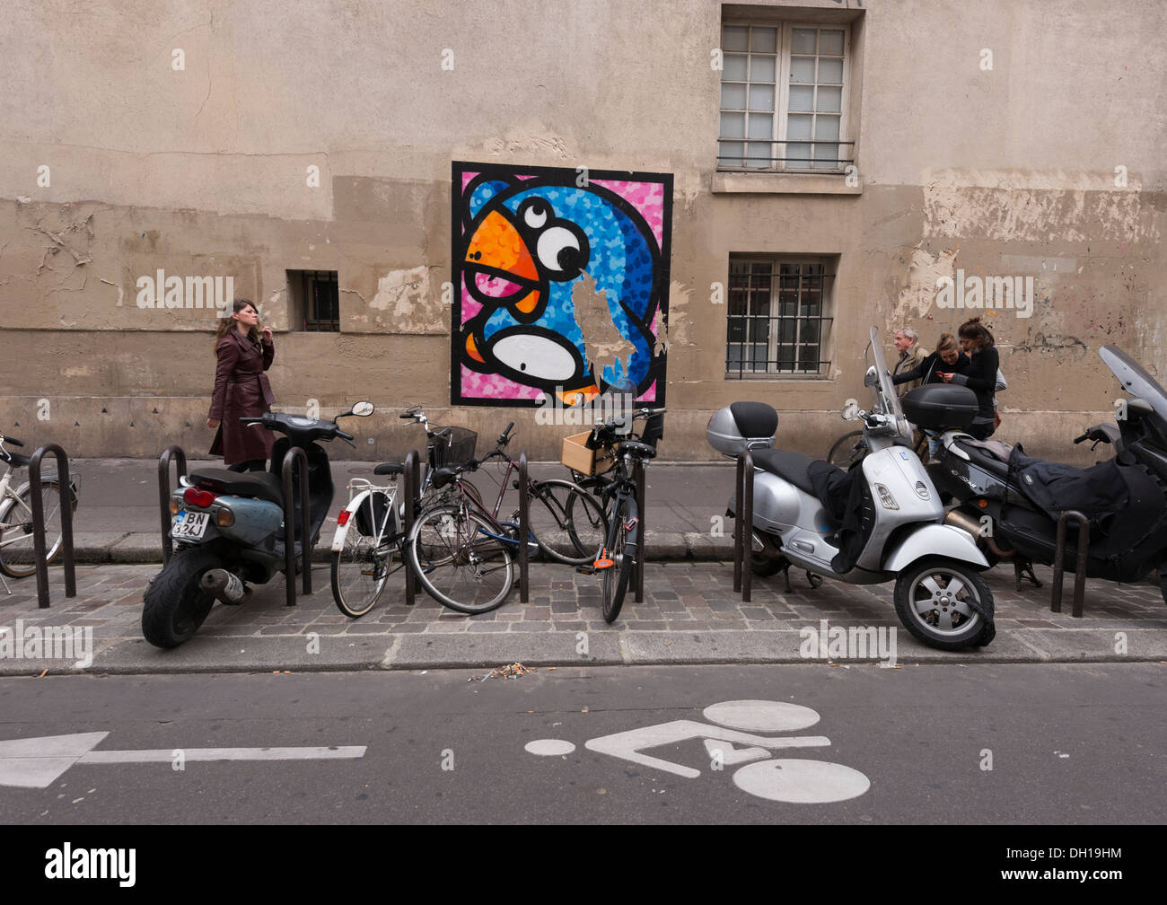 Graffiti marais paris france Banque de photographies et d’images à ...