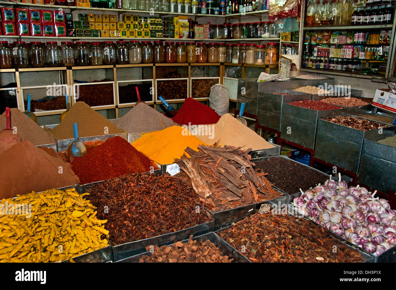 Morocco meknes spice market Banque de photographies et d’images à haute ...