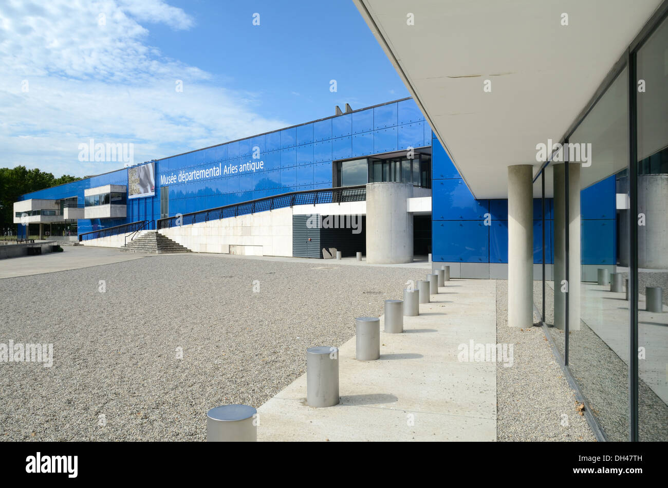 Musée Archéologique d'Arles ou Musée de l'Arles Antique par Henri ...