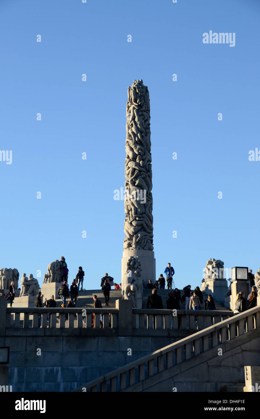 Le parc de sculptures de Vigeland, Monolith, sculptures de granit du ...