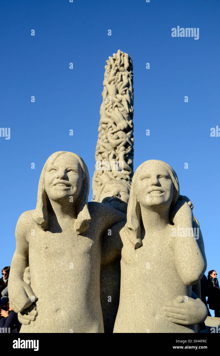 Le parc de sculptures de Vigeland, Monolith, sculptures de granit du ...