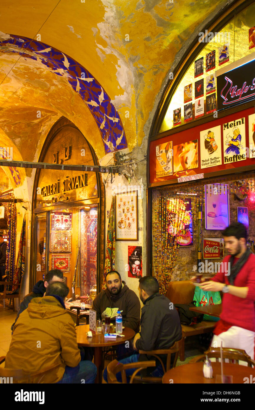 Cafe bazar Banque de photographies et d’images à haute résolution - Alamy