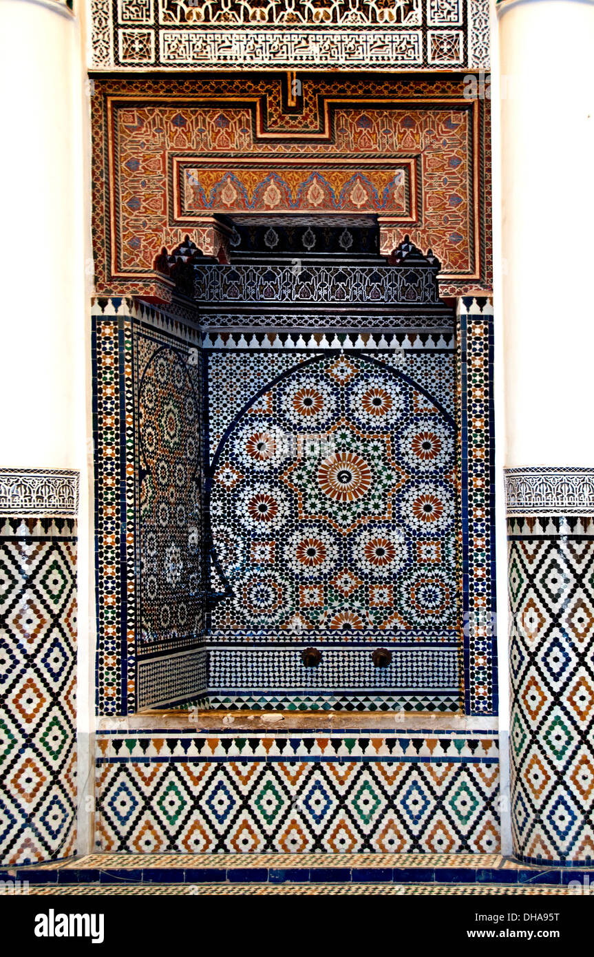 Musée de Marrakech ou Musée de Marrakech qui se trouve dans un bâtiment ...