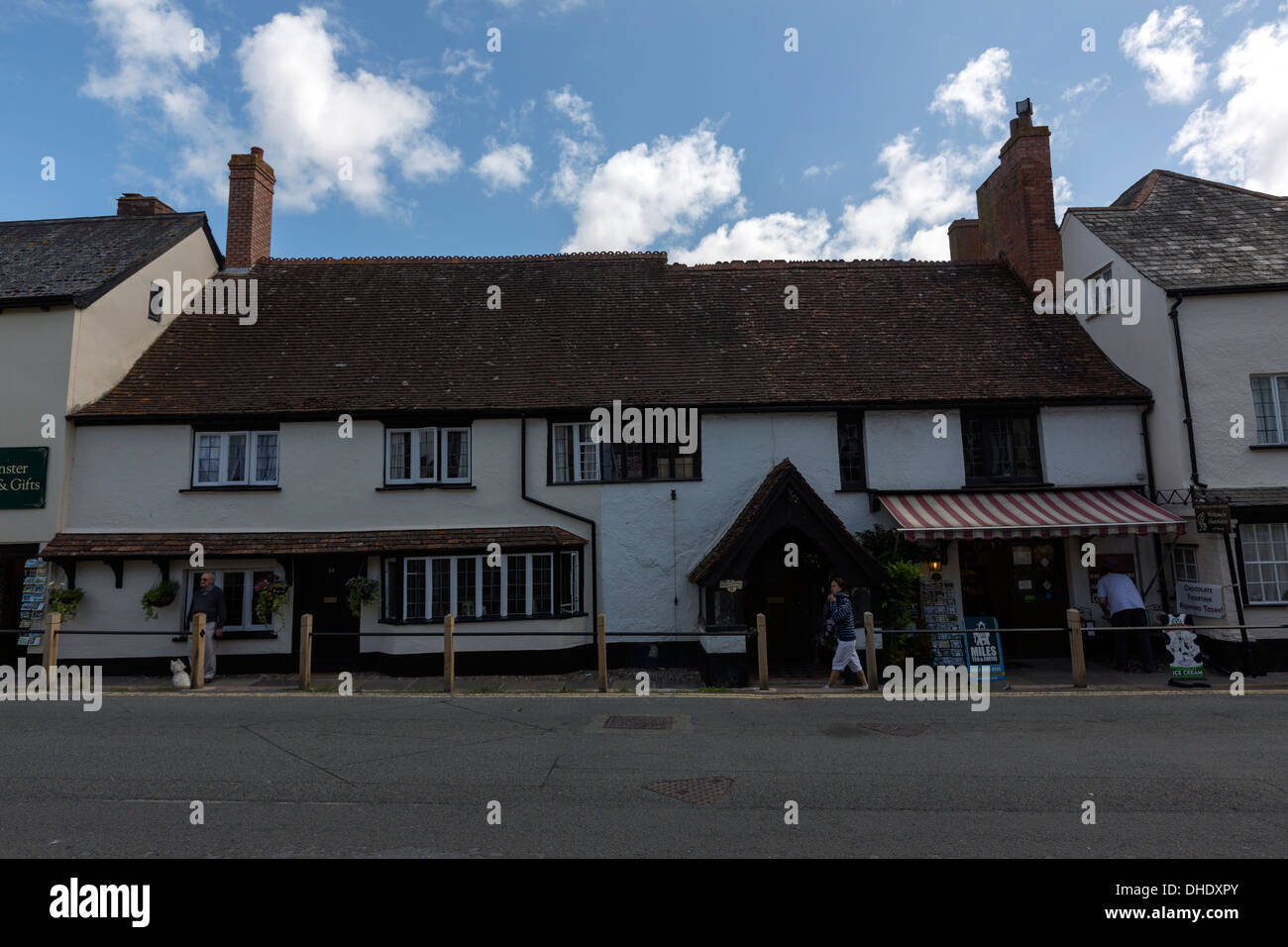 Dunster high street Banque de photographies et d’images à haute ...