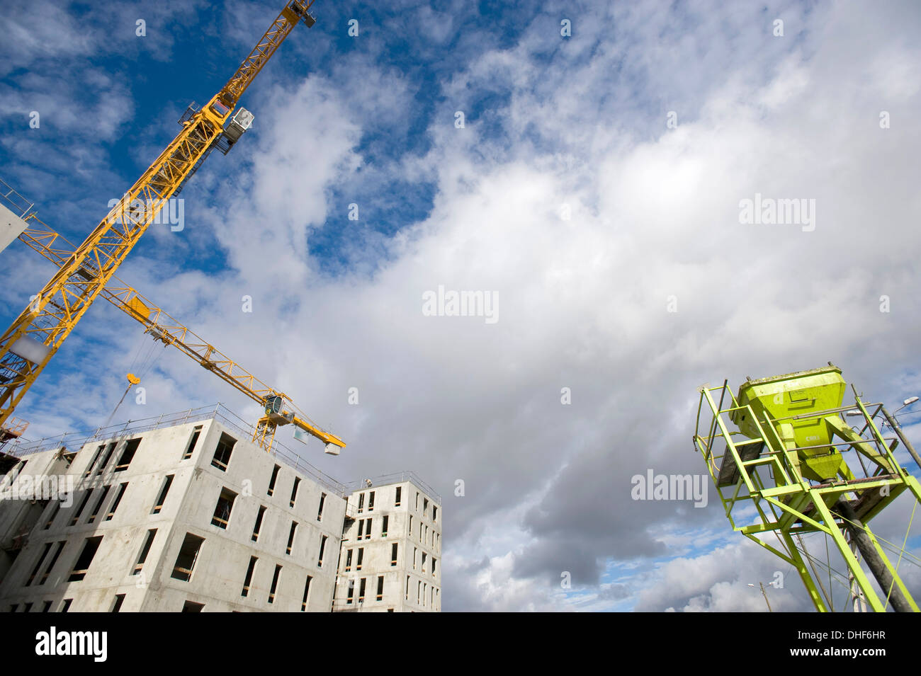 Grues sur un chantier de construction Banque de photographies et d ...