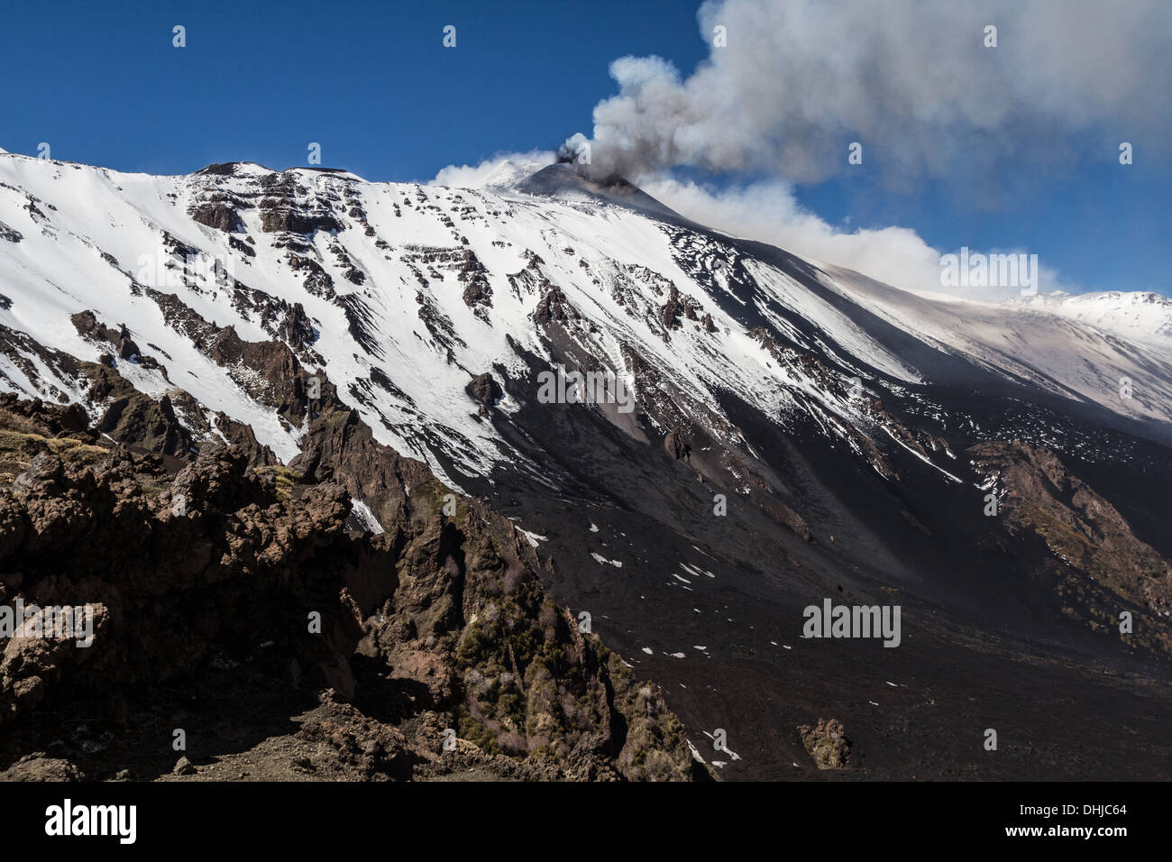 Strombolian eruption Banque de photographies et d’images à haute résolution - Alamy