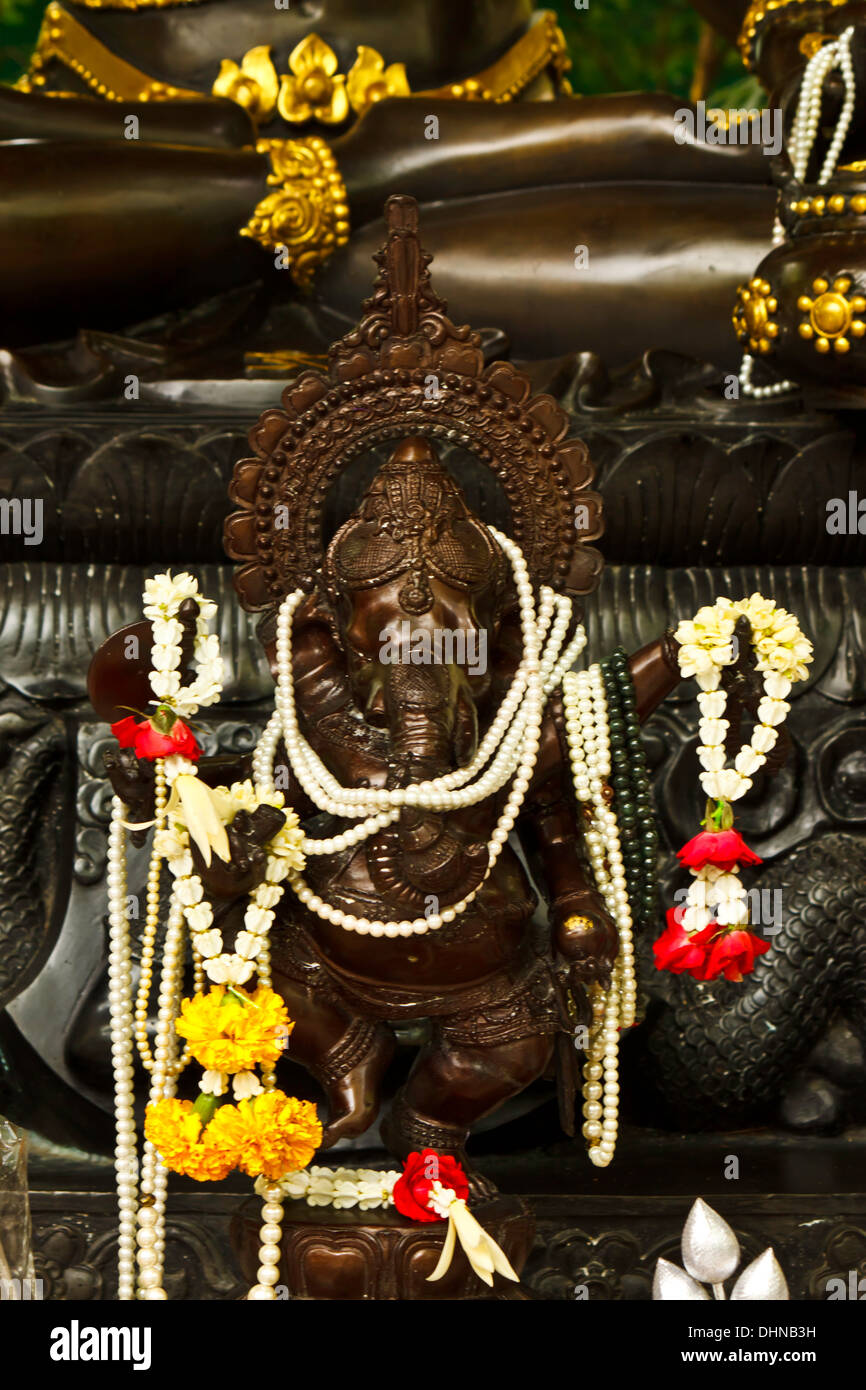 Ganesh bronze statue Banque de photographies et d’images à haute ...