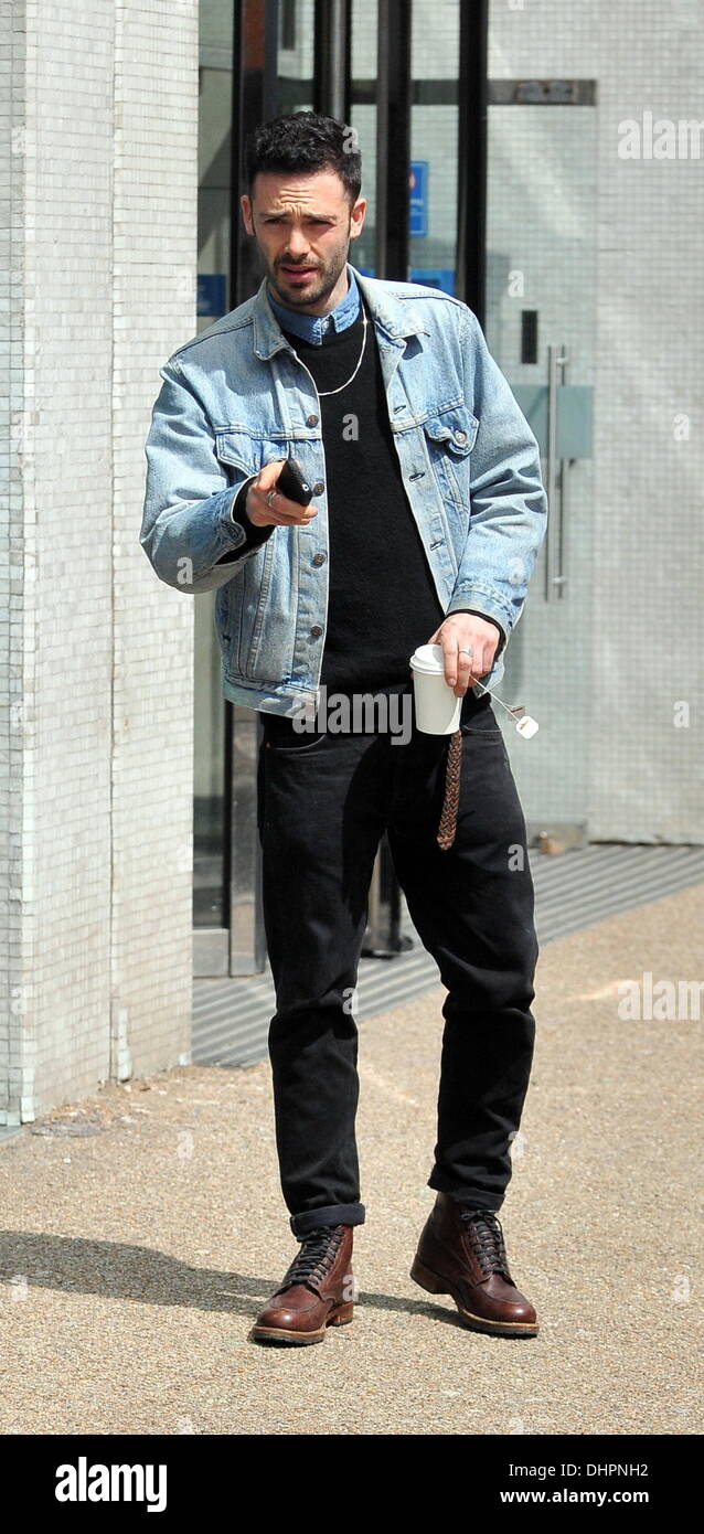 David leon outside the itv studios london Banque de photographies et d ...