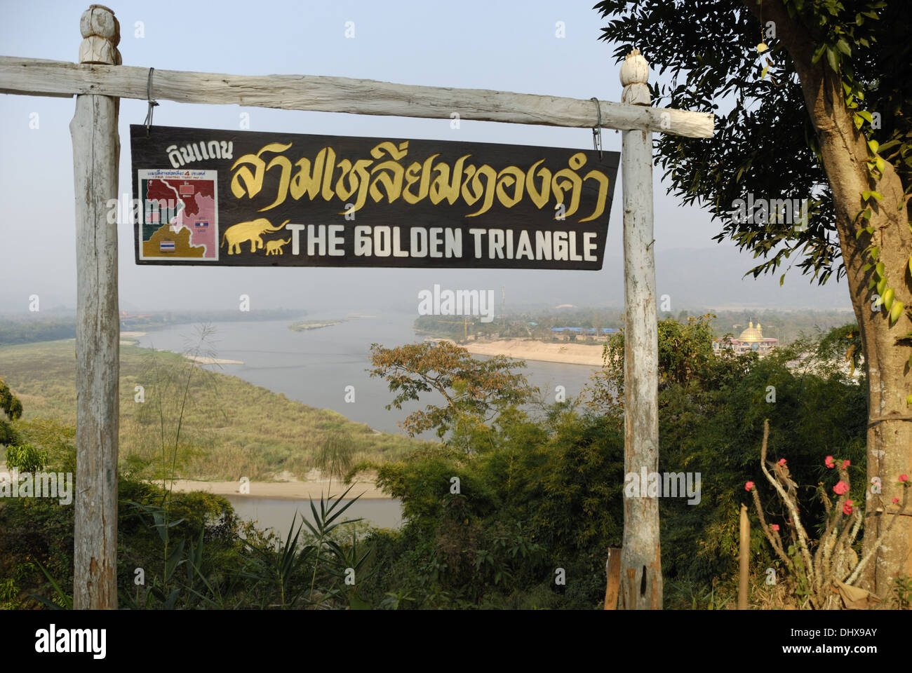Golden triangle sign thailand Banque de photographies et d’images à ...