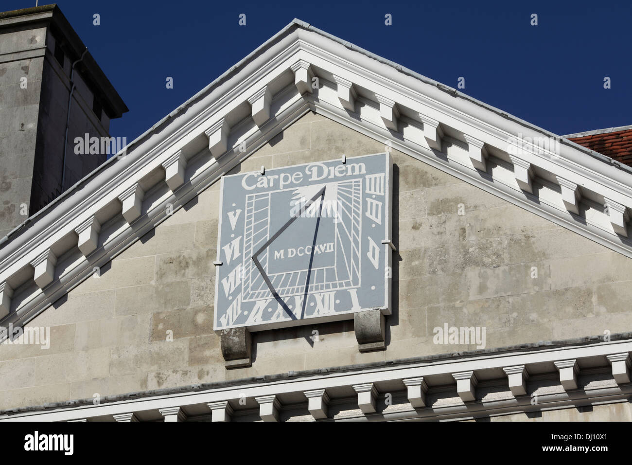 Fronton triangulaire classique Banque de photographies et d’images à ...